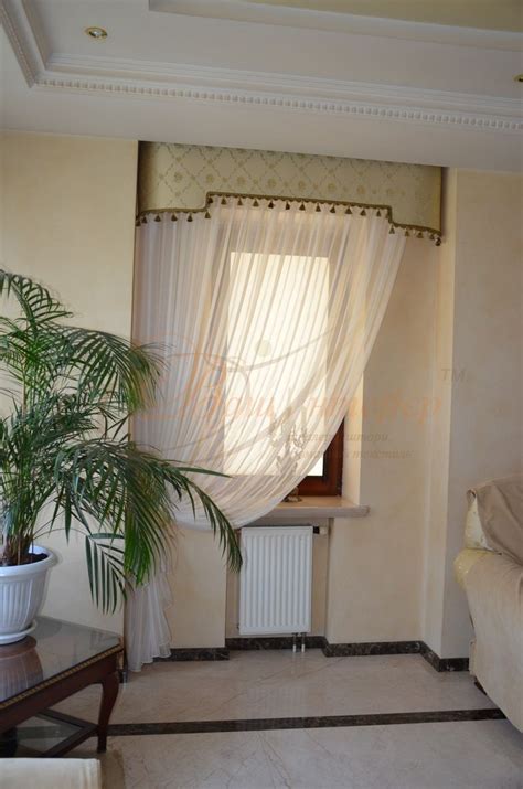 Текстильне рішення у вітальні в світлих кольорах ваш Інтерєр штори шпалери львів Шторы