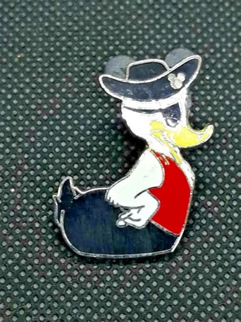 Disney Donald Rubber Duck Pirate Pin Hidden Mickey Completer 2007