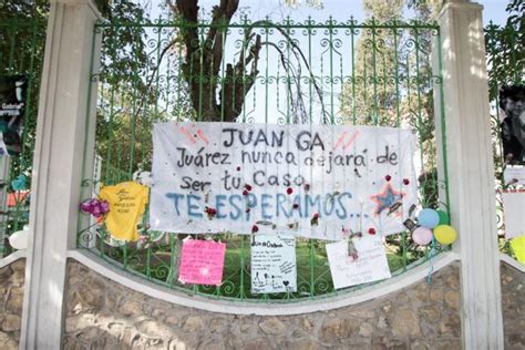 Photos Thousands Of Fans Pay Tribute To Juan Gabriel In His Hometown