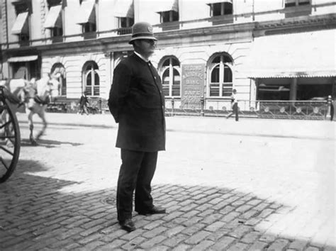 Rare Photos Show The Street Life Of New York City In The Late 19th
