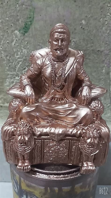 Polyresin Golden Chhatrapati Shivaji Maharaj Statue For Interior Decor