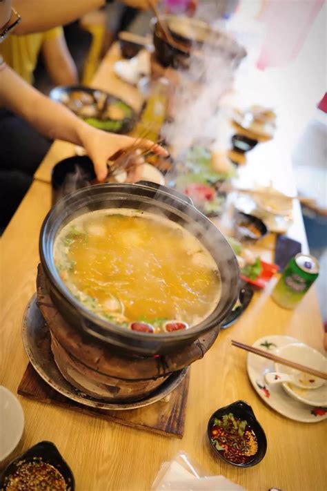 福利 人气旺到爆的香港打边炉终于来椒江了！超低折扣＋走地鸡免费送！带你一“筷”穿越到香港、看球撸锅！