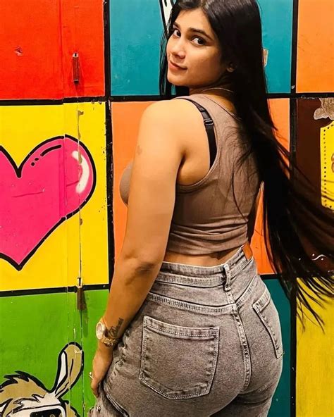Q Madhu Madhu Naidu Age Instagram Tiktok Hot Navel Photos