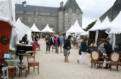 Pleumeur Bodou 36e Foire aux antiquités au château de Kerduel