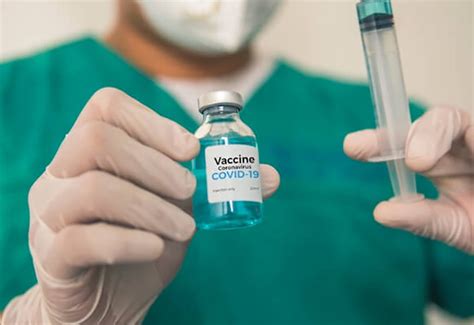 Vaccini Da Dicembre Terza Dose Per La Fascia 40 60 Anni