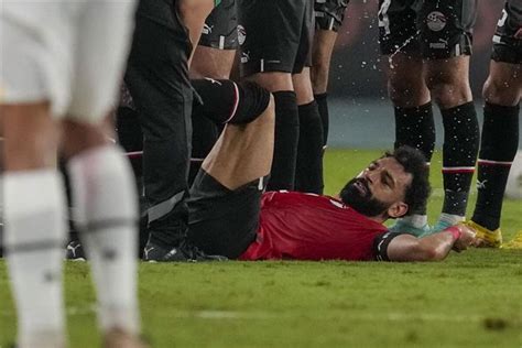 تقارير توضح طبيعة إصابة محمد صلاح أمام غانا ومدة غيابه صادمة بطولات