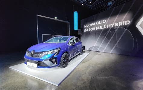 Presentata A Milano La Nuova Renault Clio Con Motori Ibridi Benzina