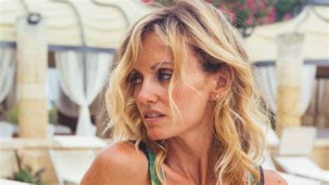 Justine Mattera La Posa Sexy Che Scopre Tutto I Fan Meravigliosa