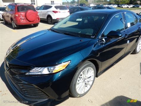 2018 Galactic Aqua Mica Toyota Camry XLE 123064607 Photo 3 GTCarLot