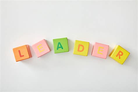 흰색 바탕에 여러 개의 큐브로 만든 리더 레터링의 평면도 0명에 대한 스톡 사진 및 기타 이미지 0명 개념 낱말 Istock
