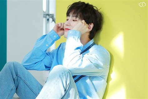 하성운 생애 첫 단독 커버 화보 2월호 촬영 현장 네이버 포스트