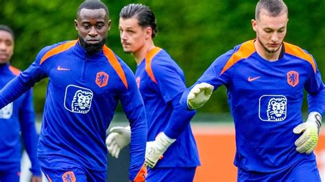 Feyenoord Neemt Oranje Internationals Mee Op Trainingskamp Voetbal