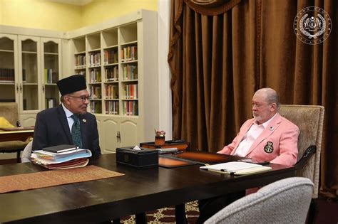 Anwar Mengadap Agong Sempena Mesyuarat Pra Kabinet Kosmo Digital