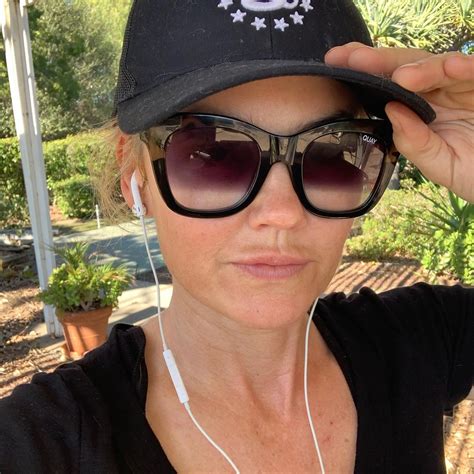 Kelly Carlson Biography Height And Life Story Super Stars Bio