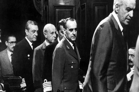 Argentina 1985 Las Omisiones De La Ficción Análisis