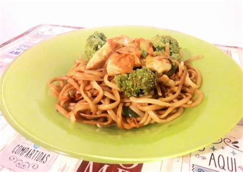 Fideos Salteados Con Pollo Y Verduras Receta De Sol Villalta Cookpad