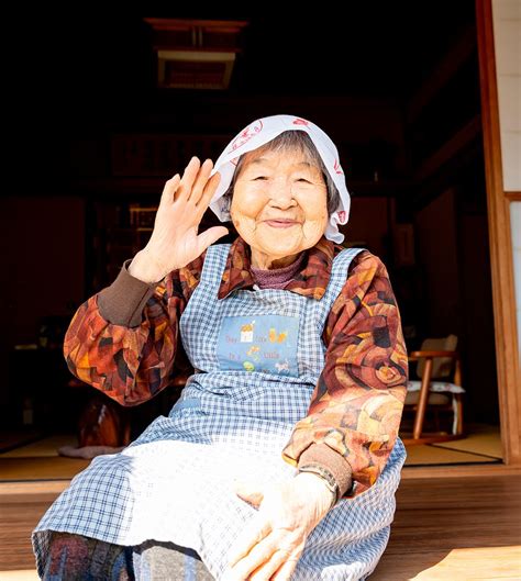 画像写真103歳尾道での一人暮らしデイサービスで元気に歌いお昼にはラーメン慣れない全自動洗濯機を1日おきに動かして 102歳