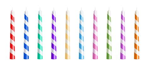 생일 케이크 또는 파이에 대 한 줄무늬 다채로운 양초 타오르는 불꽃이 있는 휴일 촛불 심지에 촛불 투명한 배경에 고립된 축하