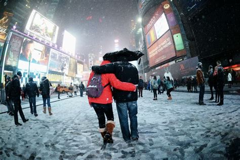 Fuerte Tormenta De Nieve Golpea El Noreste De Estados Unidos Invierno