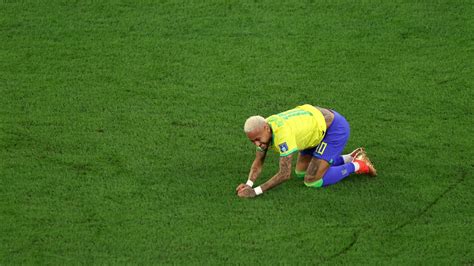 Les Images Magnifiques Du Fils Divan Perisic Venu Consoler Neymar