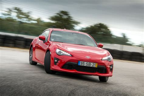 Os melhores carros para o dia a dia e track days até mil euros