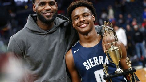 El Hijo De Lebron James Internado Por Entrenar
