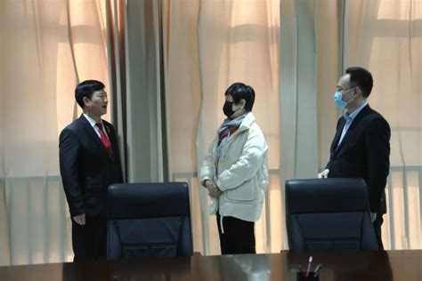 新乡中院副院长屈路平到原阳法院慰问“全省人民满意的政法干警”孙华宾腾讯新闻