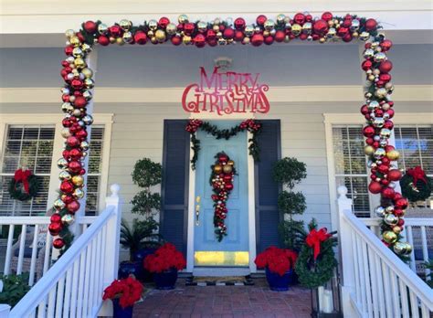Inexpensive Christmas Front Porch Decoration Idea Make A Beautiful