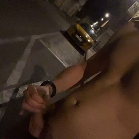 Utst Llningen Helt Naken P Kommen I Slutet Xhamster