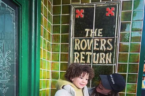 Ex Corrie Star Brooke Vincent Returns To Cobbles With