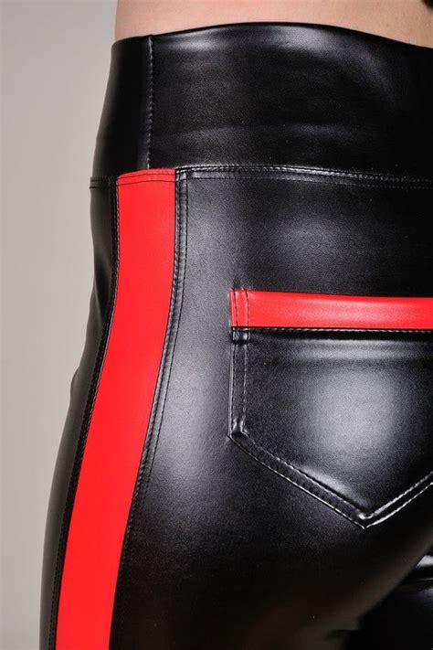 Pin Auf Lack Und Leder Und Latex Und Venyl Overkneestiefel Und