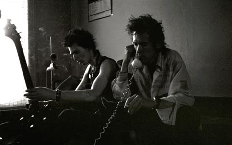 Rare Photos Of Nancy And Sid Vicious At Johnny Rottens House In 1978