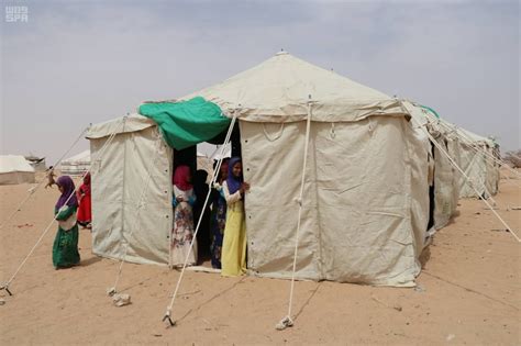 اجتماعي مركز الملك سلمان للإغاثة يوزع مساعدات إيوائية للنازحين من