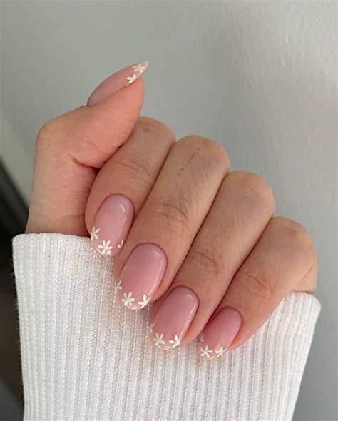 Simple Flower Nail Designs To Celebrate Spring Diy Darlin Floral