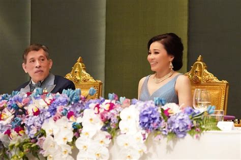 ประมวลภาพ ในหลวง พระราชินี ทรงเป็นประธานงาน สยามพัสตรา ภูษาสง่าศิลป์
