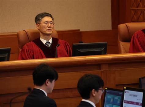 문형배 블로그 원문 읽어보시죠… 與 15년 전 글 비판에 반박 한국일보