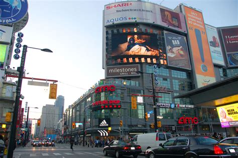 Intersection Of Dundas St And Yonge St