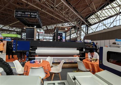 8 Koppen 32 M Fedar Fd5328e Sublimatie Textielprinter Te Zien Op Fespa Global Print 2024 In