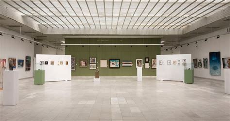 Градска художествена галерия Благоевград Писателят Владимир Н Караджов представя новата си