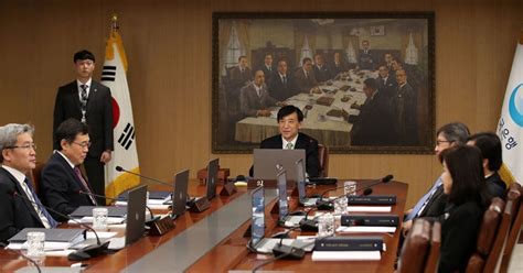 한은 새해 첫 금통위서 금리 동결경기 회복 관망