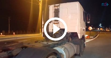 VÍdeo Polícia Recupera Caminhão Roubado Na Br 101 Em Itapema