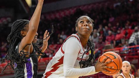 Razorbacks Erynn Barnums 19 Paces Win Over Uca Hit That Line From
