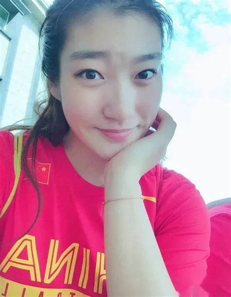 女篮李梦染指他人婚姻，爆100张高清照片，绝对的肤白貌美大长腿 知乎
