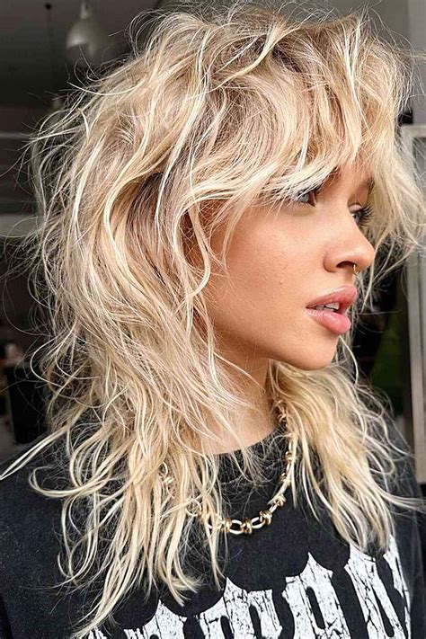 Portrait Of A Woman With Shag Hair 80 Hairstyles 80s Hair Rockstar Hairstyles 80s Hairstyle