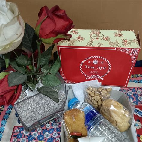 Snack Box Tina Ayu