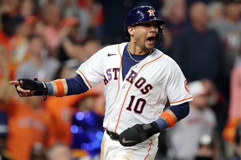 Yuli Gurriel Comments On His Life In Houston