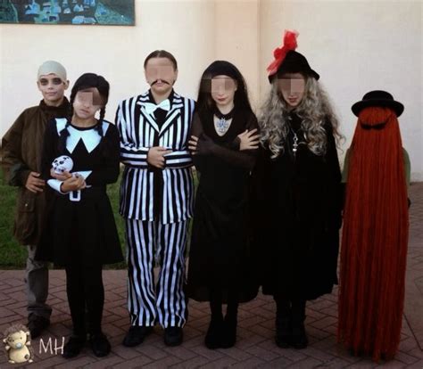 Disfraz De La Familia Addams Manualidades