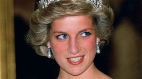 Princesa Diana Mandou Dois Cartões Com Piadas Sobre Sexo Oral Ao Rei Da