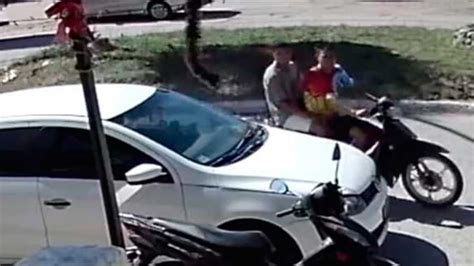Insólito Robo A Plena Luz Del Día En Añatuya Se Bajó De La Moto Y Se