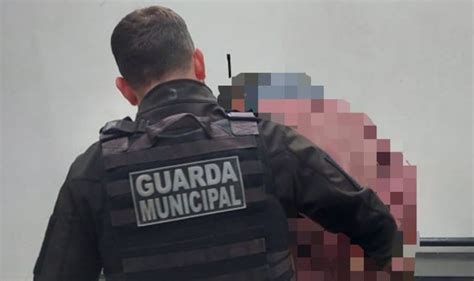 Homem é Preso Após Urinar Próximo De Pessoas Em Praça Pública De Rio Do